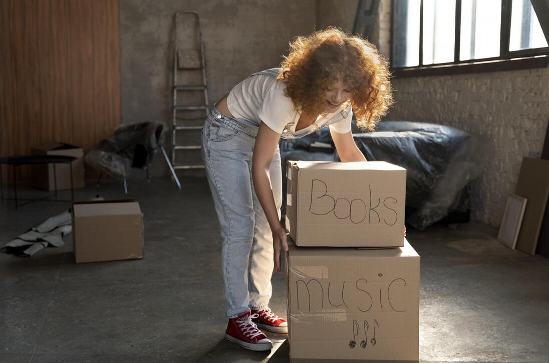 Packing Books for Moving: Tips and Guide for 2024